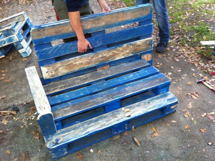 Palettenmöbel-Workshop 2: Sitzmöbel, Hebel und Kinder - Palettenbett ...